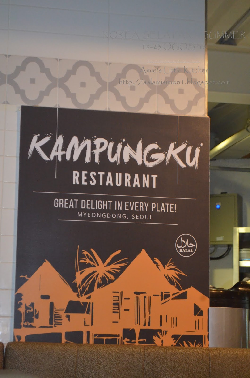 Makan Malam di Restoran Kampungku Malaysia ( Restaurant Malay Muslim ...