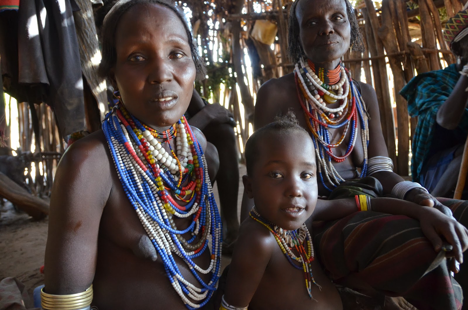 Suitcase and World: Meeting the Arbore.