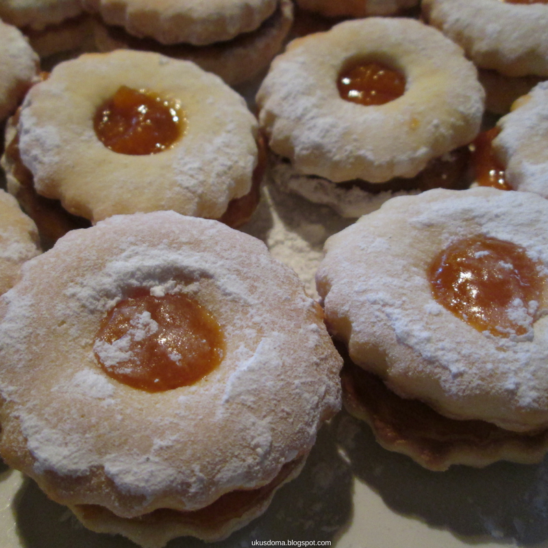 linser cookies with apricot jam - linzer kolačići sa džemom od kajsije