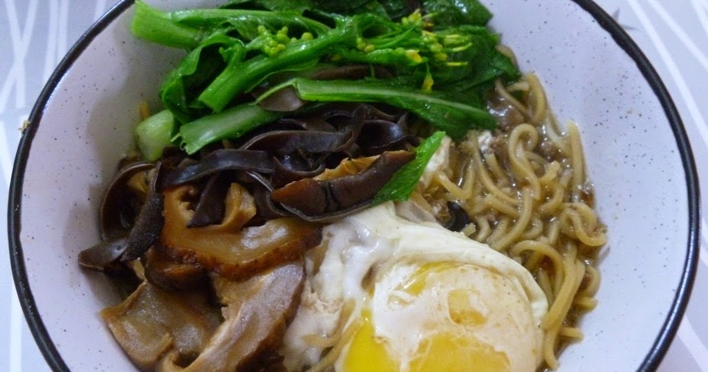 Jane Yee's food & life diaries: yee mee noodle soup 煲仔伊面