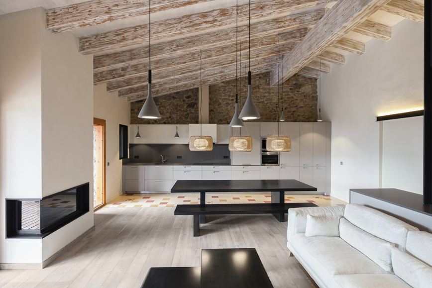 The Well-Appointed Catwalk: Rustic Modern Lofts in Spain by Dom ...