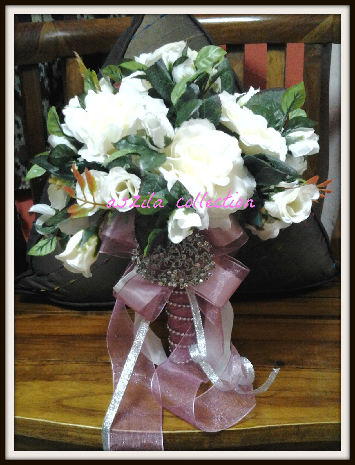 Gerbang Perkahwinan Aszila: BUNGA TANGAN - White Daimond Roses