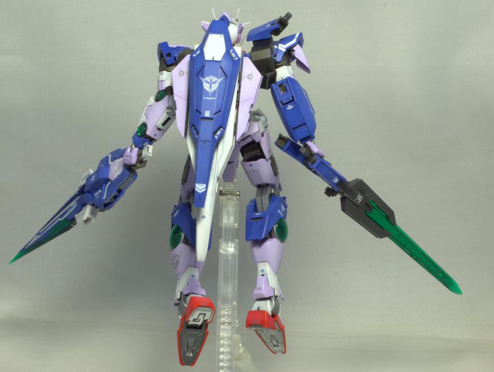 MechaMan Gunpla Blog: MG Gundam 00 Qan(T) Full Saber modeled by Enterprise