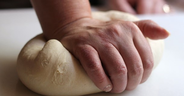 Cookistry: How to knead bread
