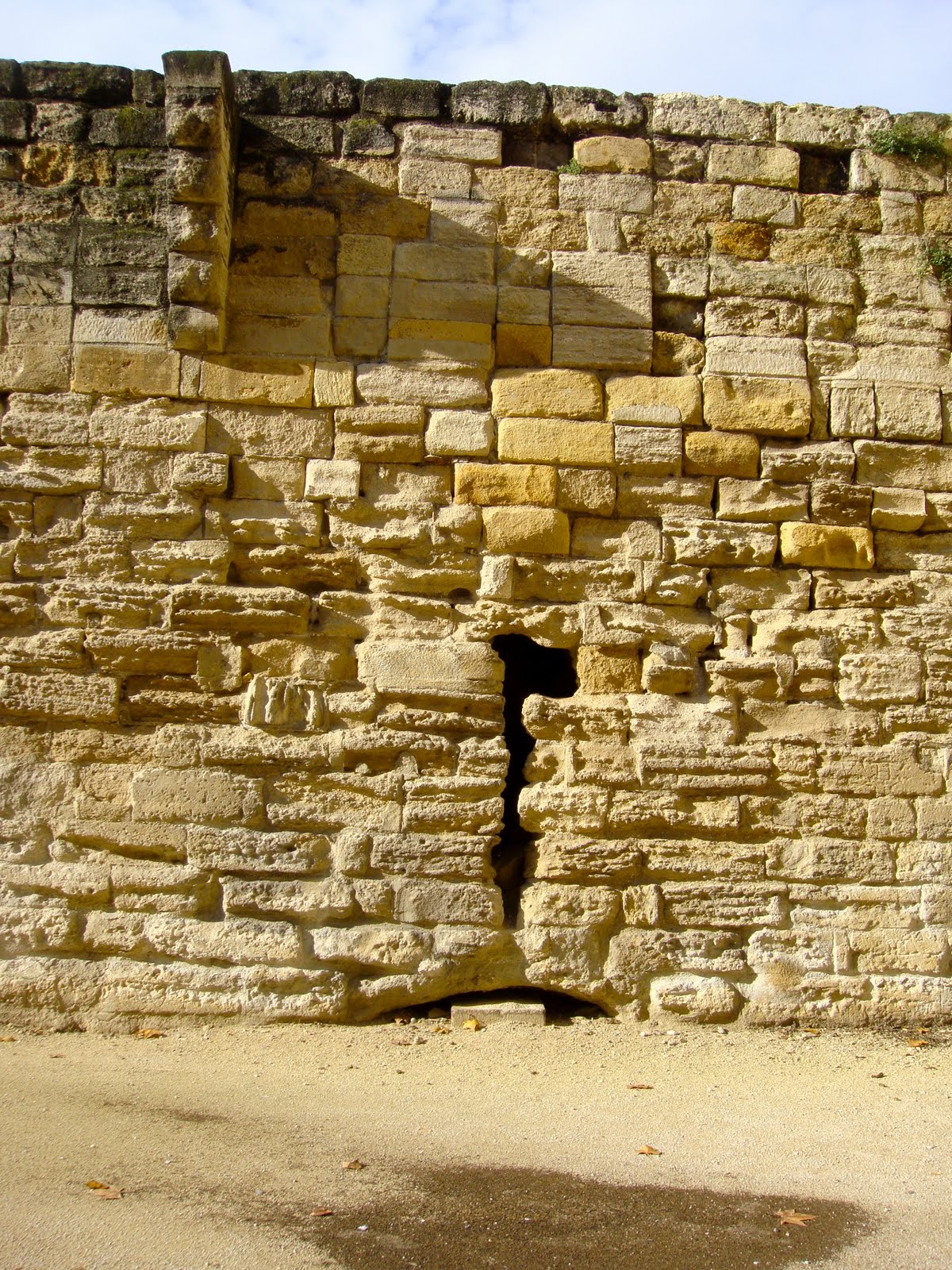 paumée: Rempart en longue, longue avancée, à l'intérêt tout relatif, et ...