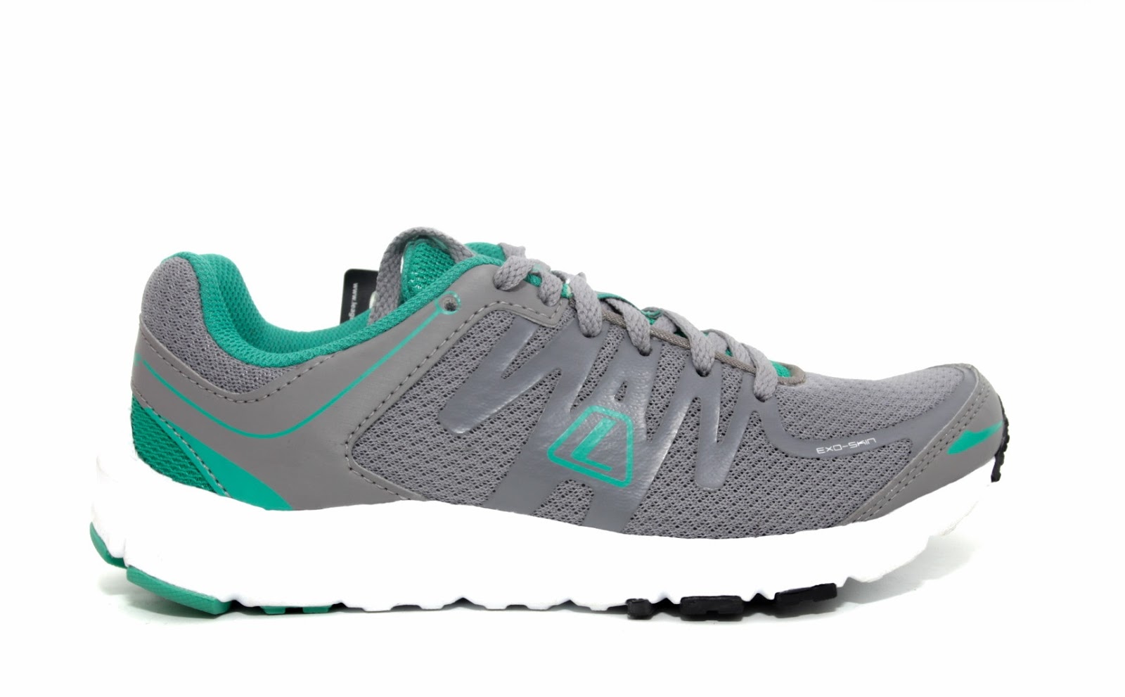 Rekomendasi 6 Merk Sepatu Sneakers dan Sport Buatan Lokal - Goshare Net