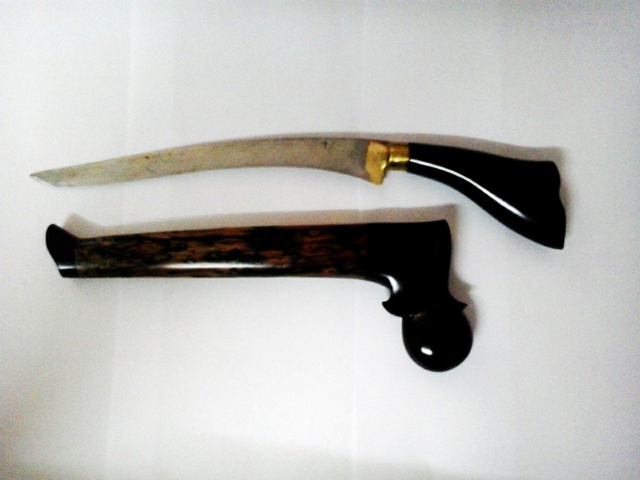 PISAU DAN PARANG (MALAYSIA) JBR Valley