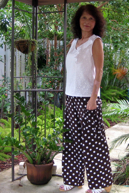 Coco's Loft: Simplicity 1806 So ruffled blouse...