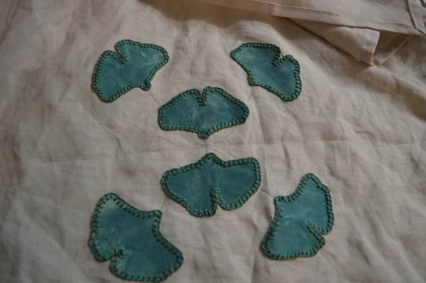 Art Threads: Craftsman Gingko Table Scarf