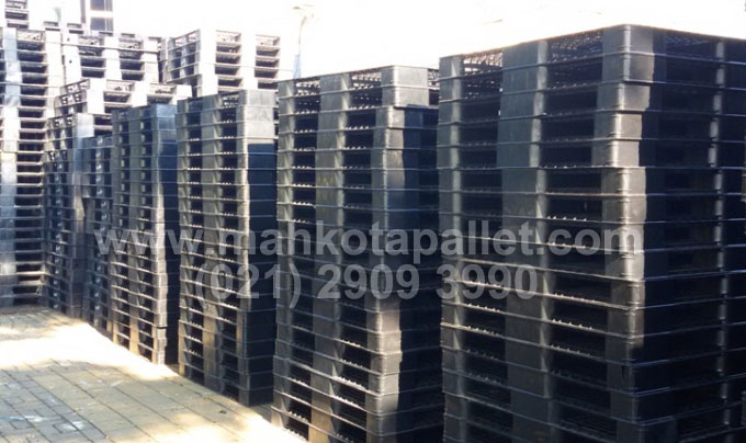 Jual Pallet Plastik ex Jepang Uk. 110 x 110 x 15 cm Warna Hitam ...