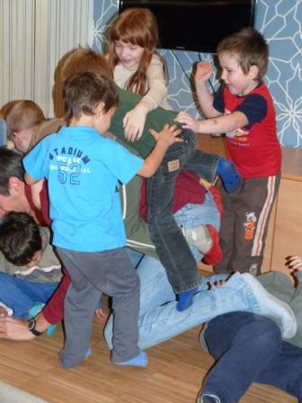 One Mom's Genius Solution Helps Daughter's Social Exclusion | A ...