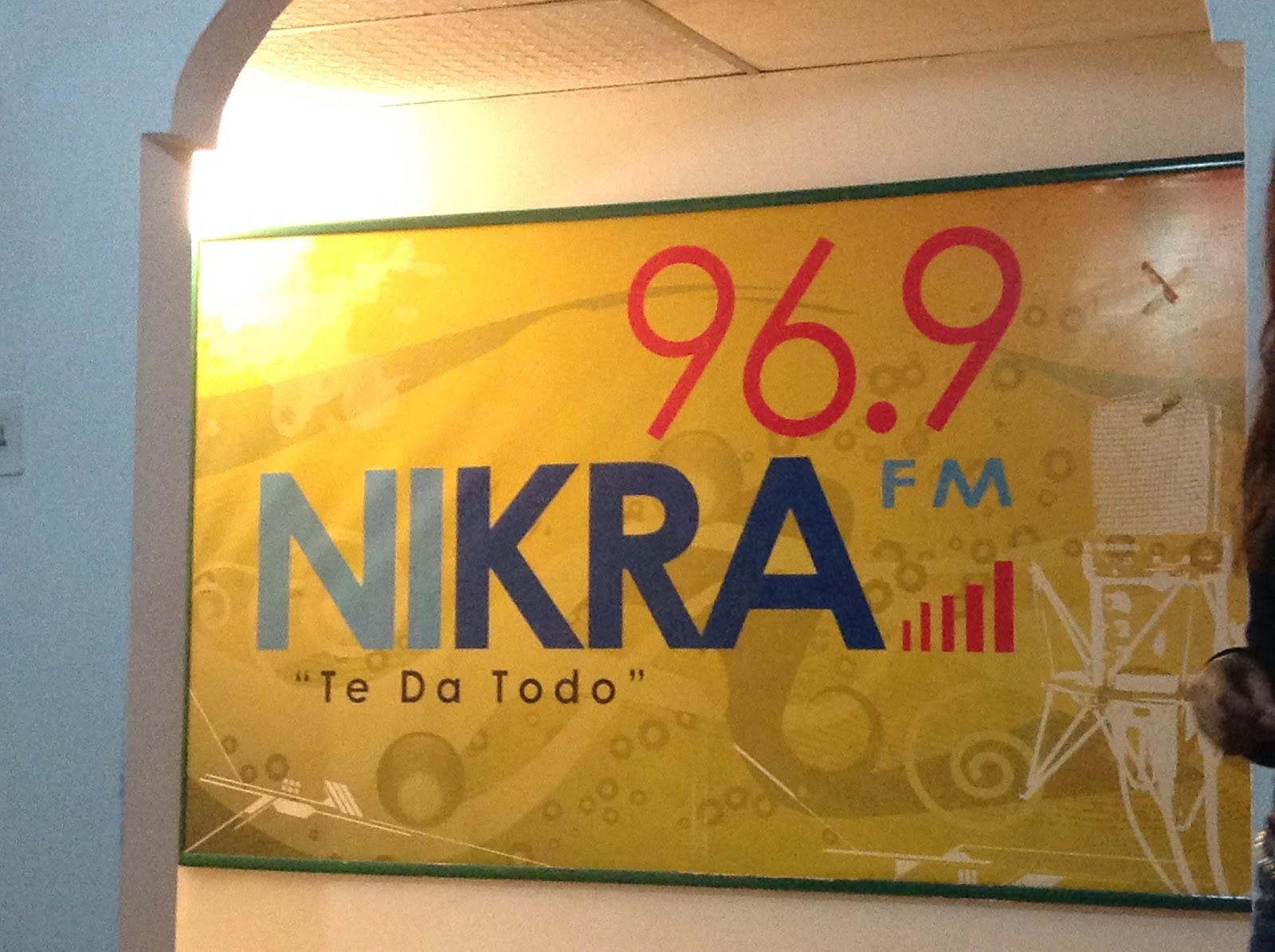 TEORÍAS DE LA COMUNICACIÓN: LA COMUNICACIÓN MASIVA EN LA RADIO, NIKRA ...