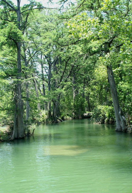 boatsandballs: Medina River - Water at Last!
