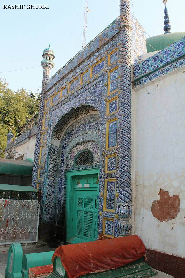 KASHIF GHURKI: Shrine of Hazrat Musa Pak Shaheed Multan.