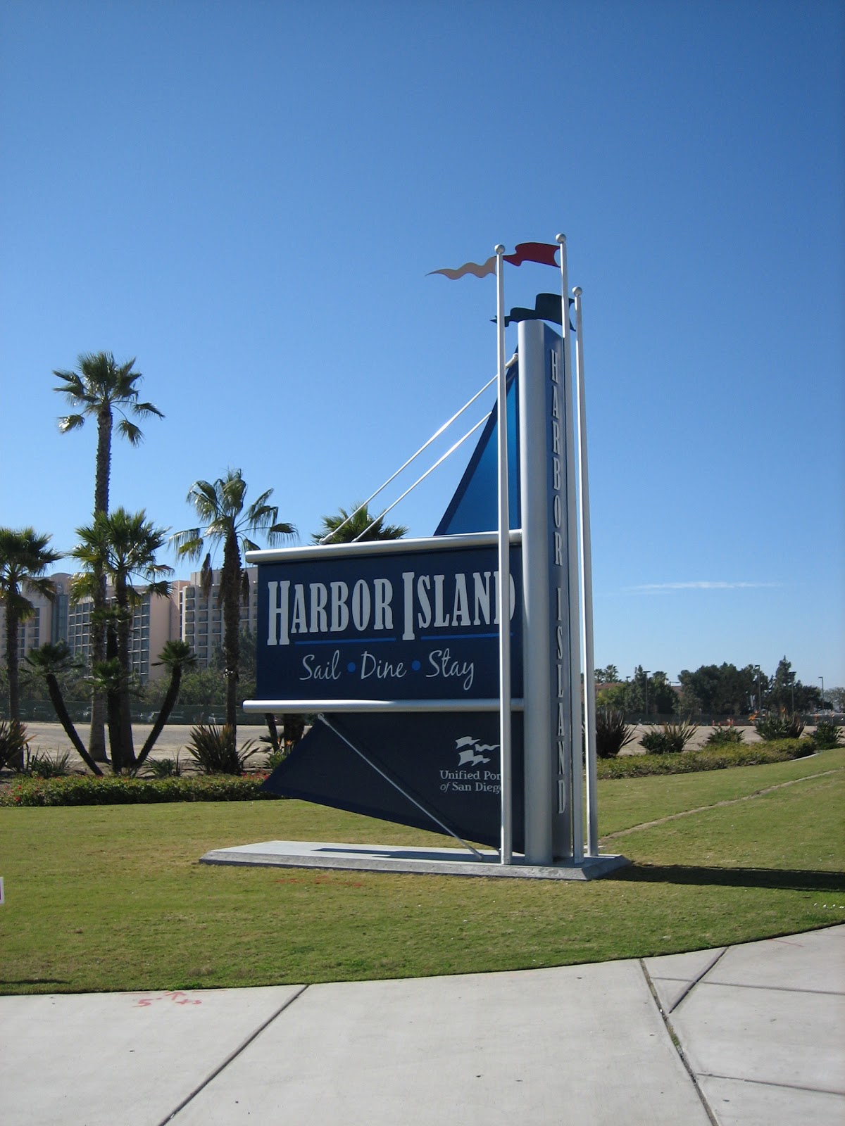 SeaSide Signs: Pylon & Monument