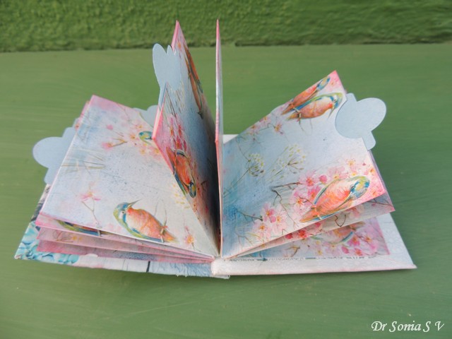 Cards and Crafts : Tutorial for Mini Book with Pockets