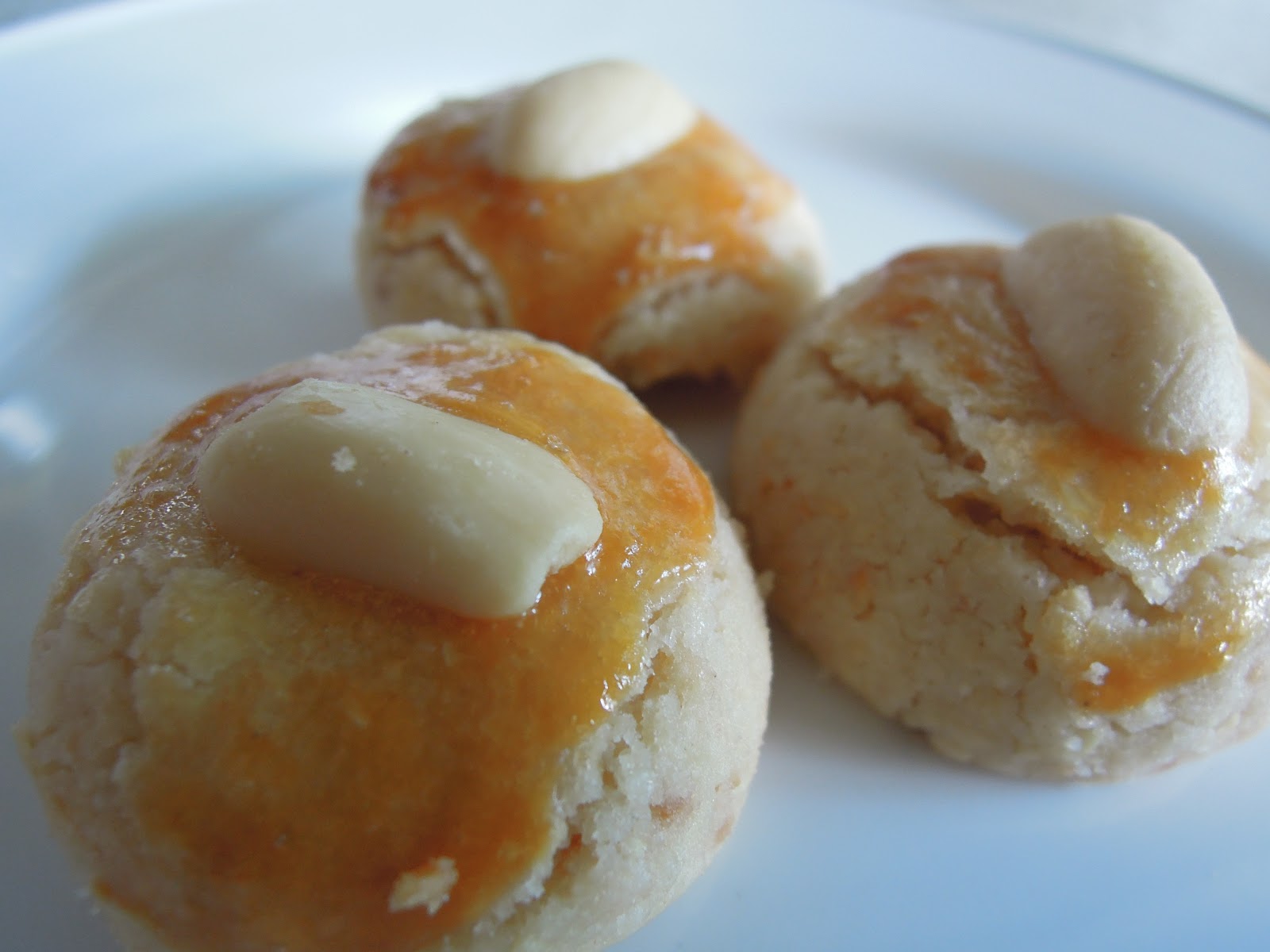 The Thankful Housewife: Peanut cookies / Biskut Kacang Mazola