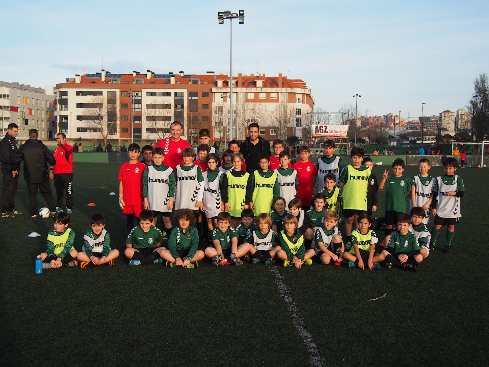 ACADEMIA REAL RACING CLUB : SÁBADO DE PARTIDILLOS Y VISITA DE IVÁN BOLADO