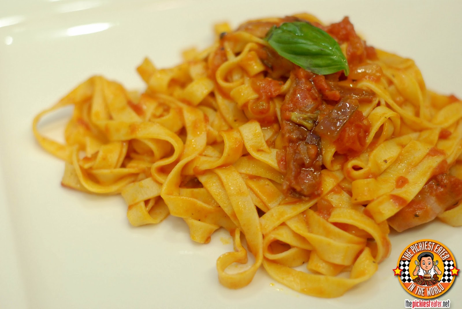 THE PICKIEST EATER IN THE WORLD: A Night At Lombardi's!