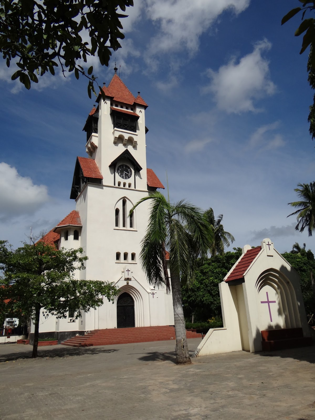 Lyn and Mollie in Tanzania: Long Goodbye to Dar es Salaam