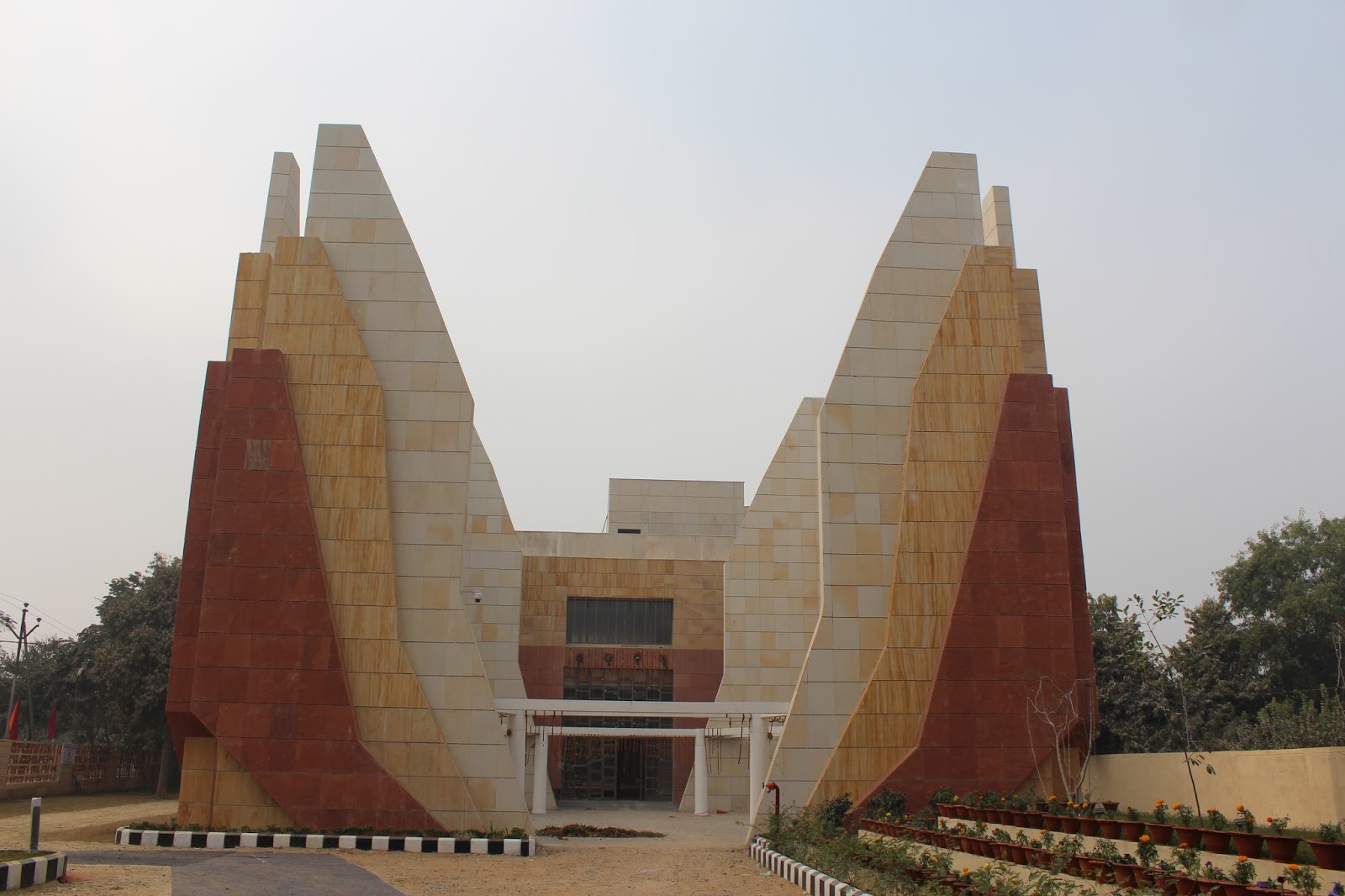 Varanasi: Trade Facilitation Centre and Crafts Museum