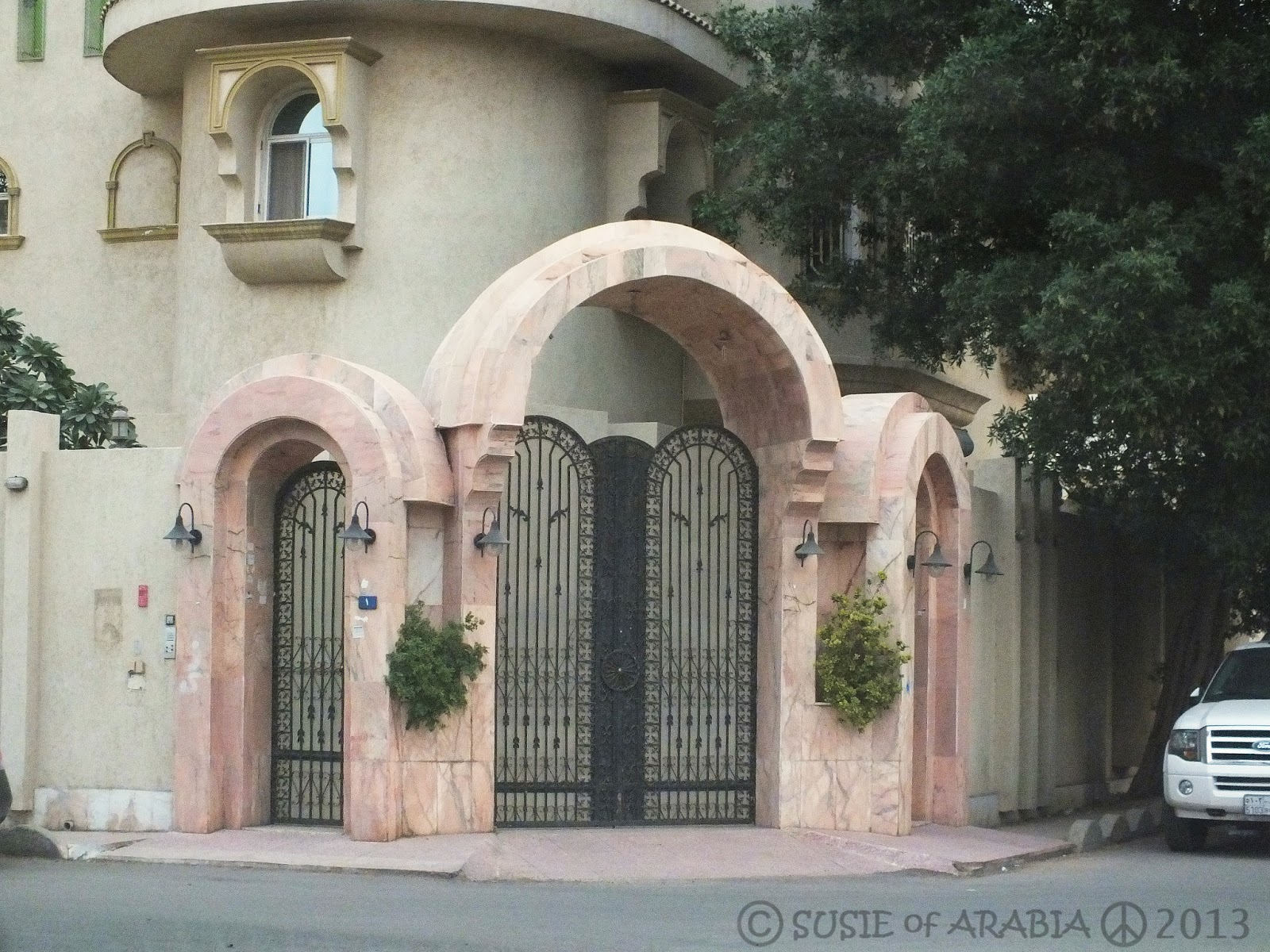 Jeddah Daily Photo Saudi Arabia Corner Villa Gates