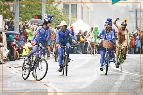It Figures...: Seattle Solstice Parade and Painted Cyclists 2011