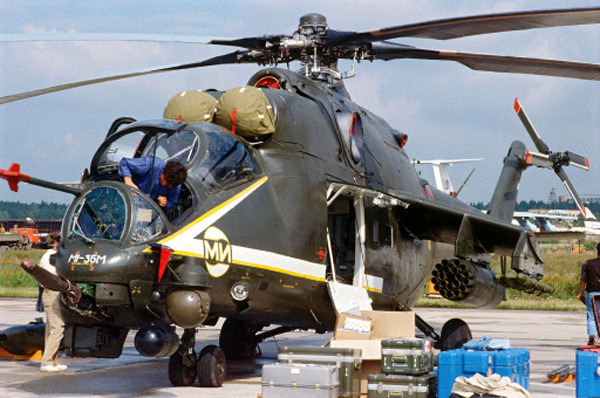 WORLD DEFENCE: Russian Mil Mi-35 Hind Attack Helicopter - The Flying Tank