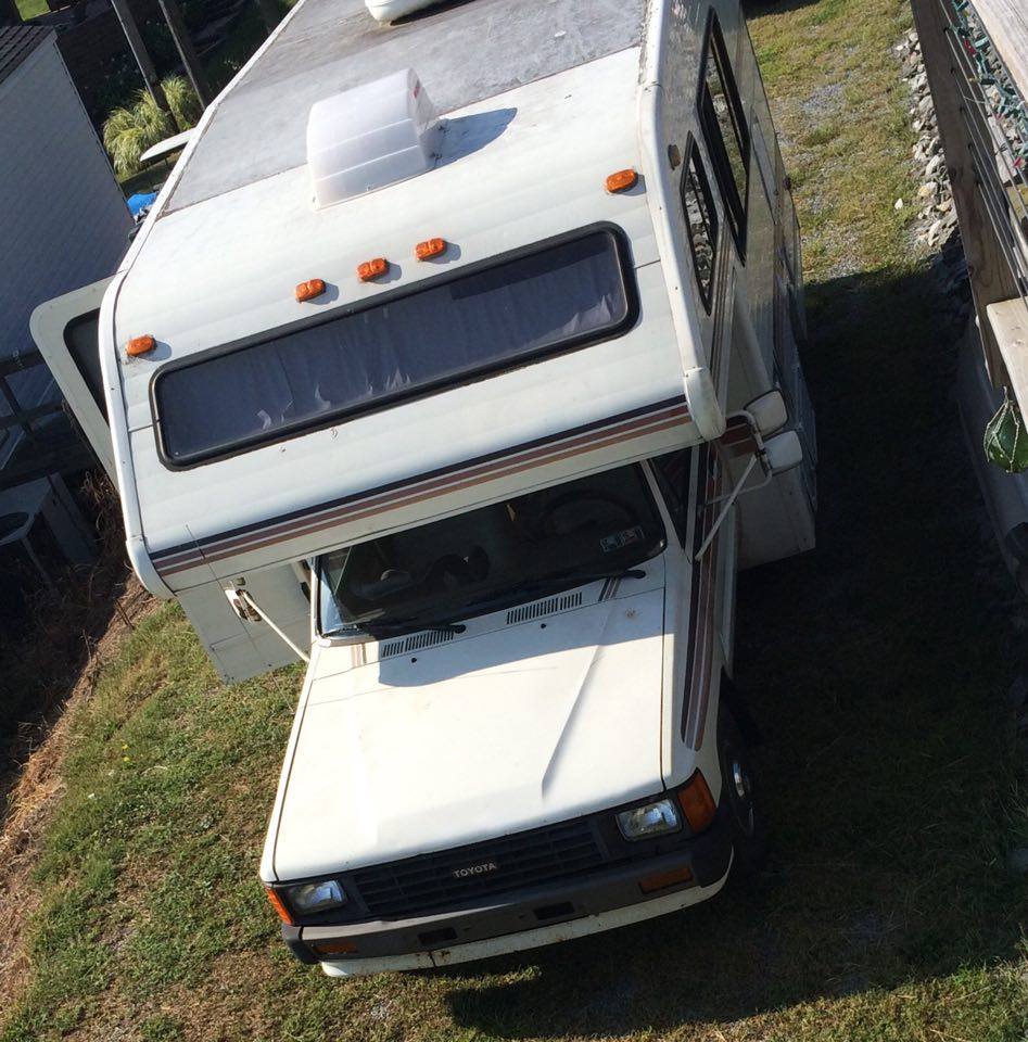 REVolution: Chris H’s 1986 Toyota Winnebago Motorhome