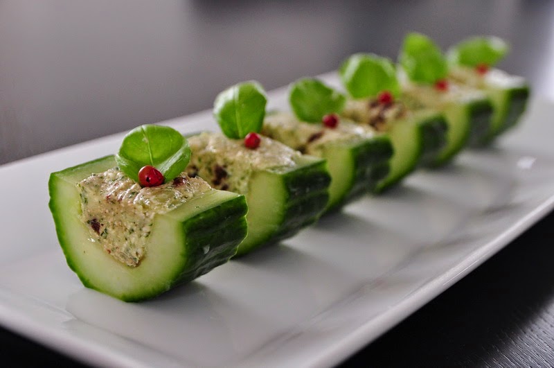 Une table pour cinq: Concombre farci à la féta