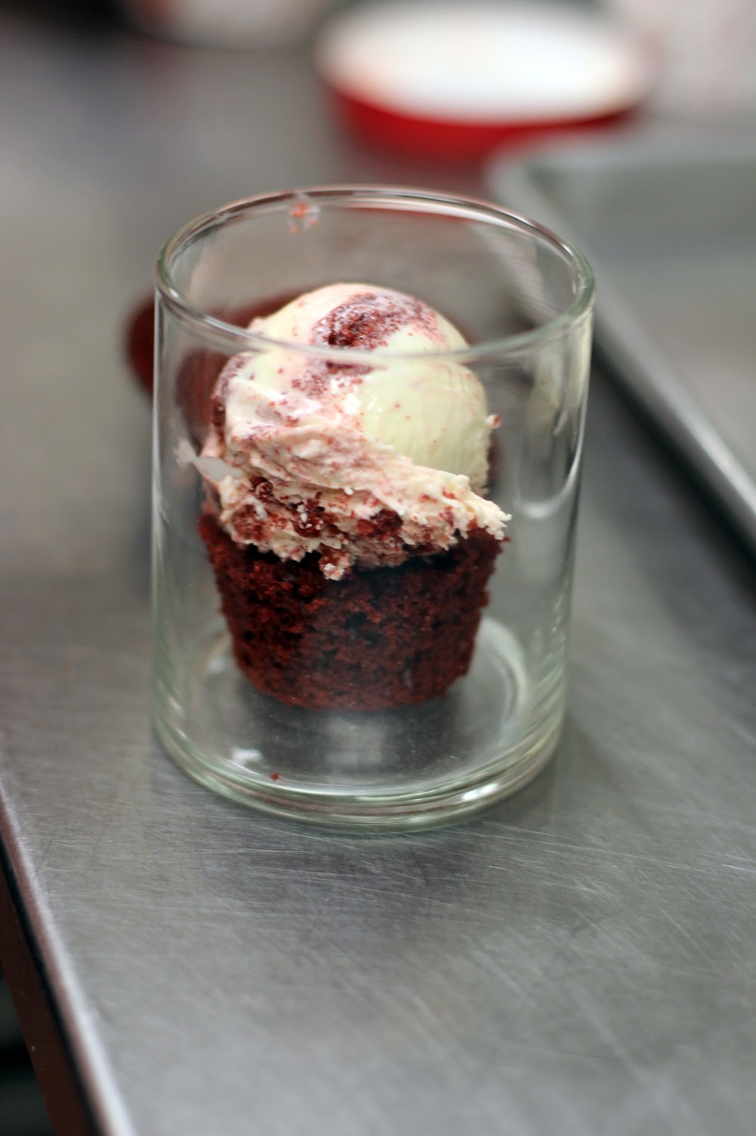 Chicago Eats: Red Velvet Sprinkles Sundaes | chicago foodie girl