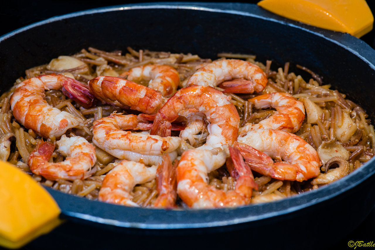 Al pot petit: Rossejat de fideus o fideuada ( de casa meva)