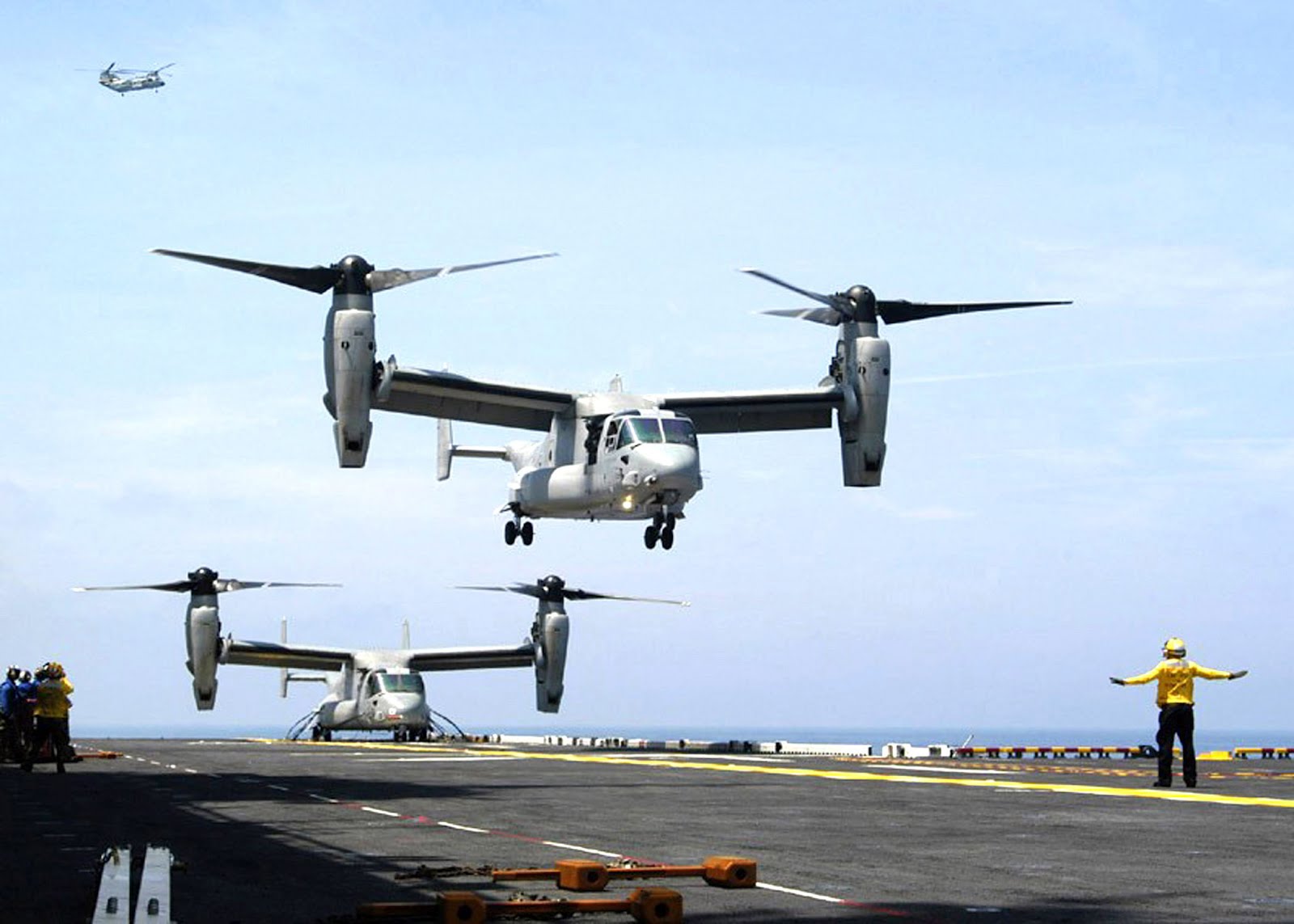 V-22 Osprey Multimission Tilt-rotor Aircraft |US Military Aircraft Picture