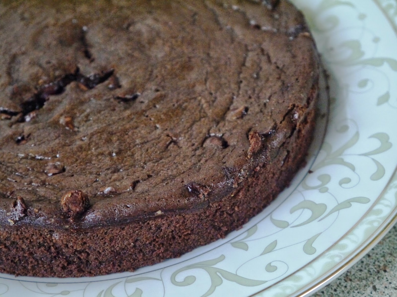 This Muslim Girl Bakes: Double Chocolate Flourless Cake with Vanilla Cream