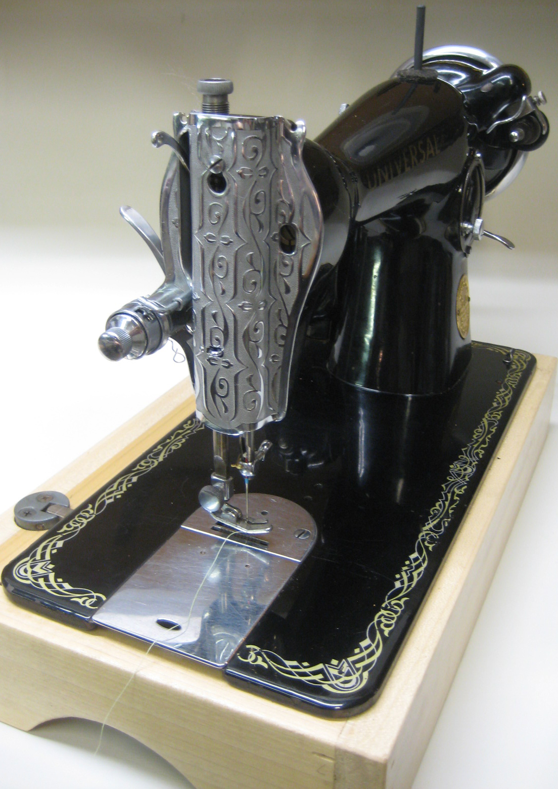 MI Vintage Sewing Machines: Universal Sewing Machine (1950s) Clone