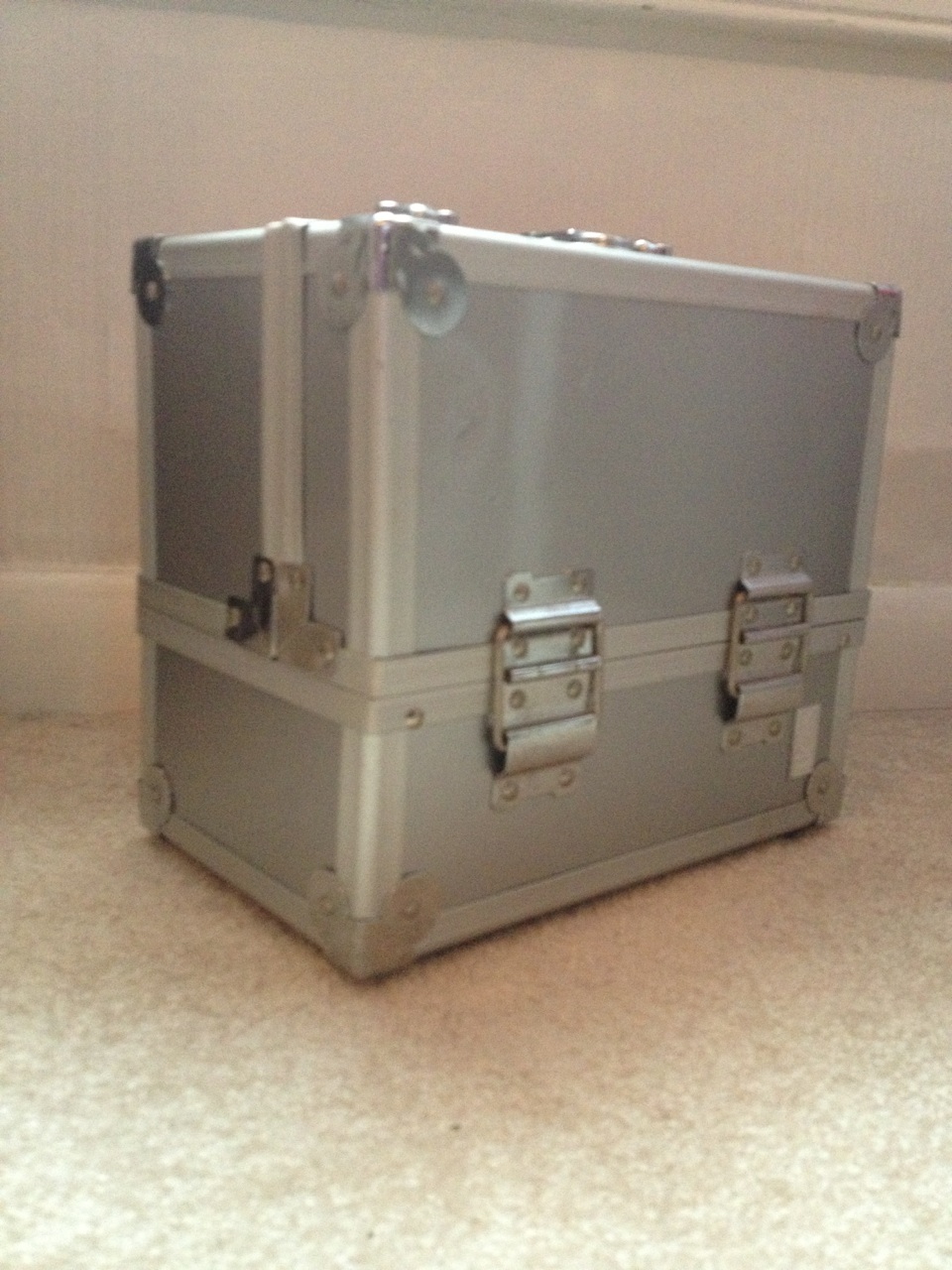 Hannah Dreibelbis' Science Ideas: Science Investigation Box - Magnets!