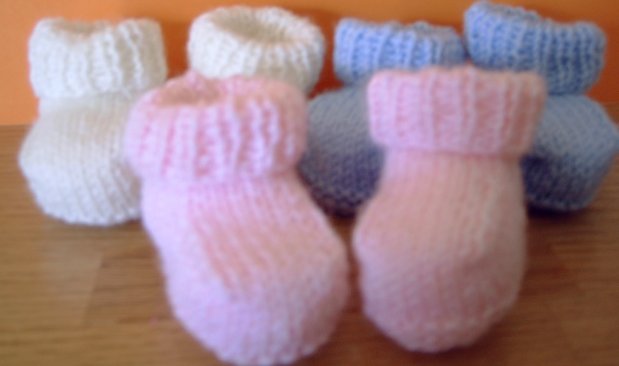 Knitting Baby Doll Socks with Free Pattern - Wollyonline Blog