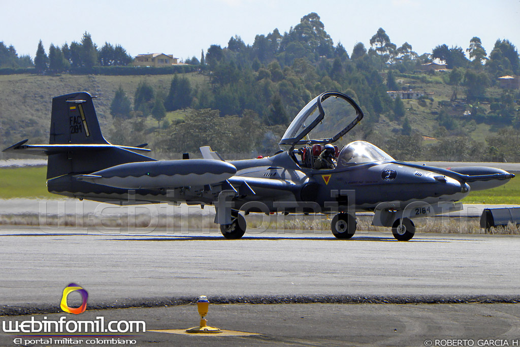 En video: A-37B Dragonfly de la Fuerza Aérea sufre percance y obliga al ...