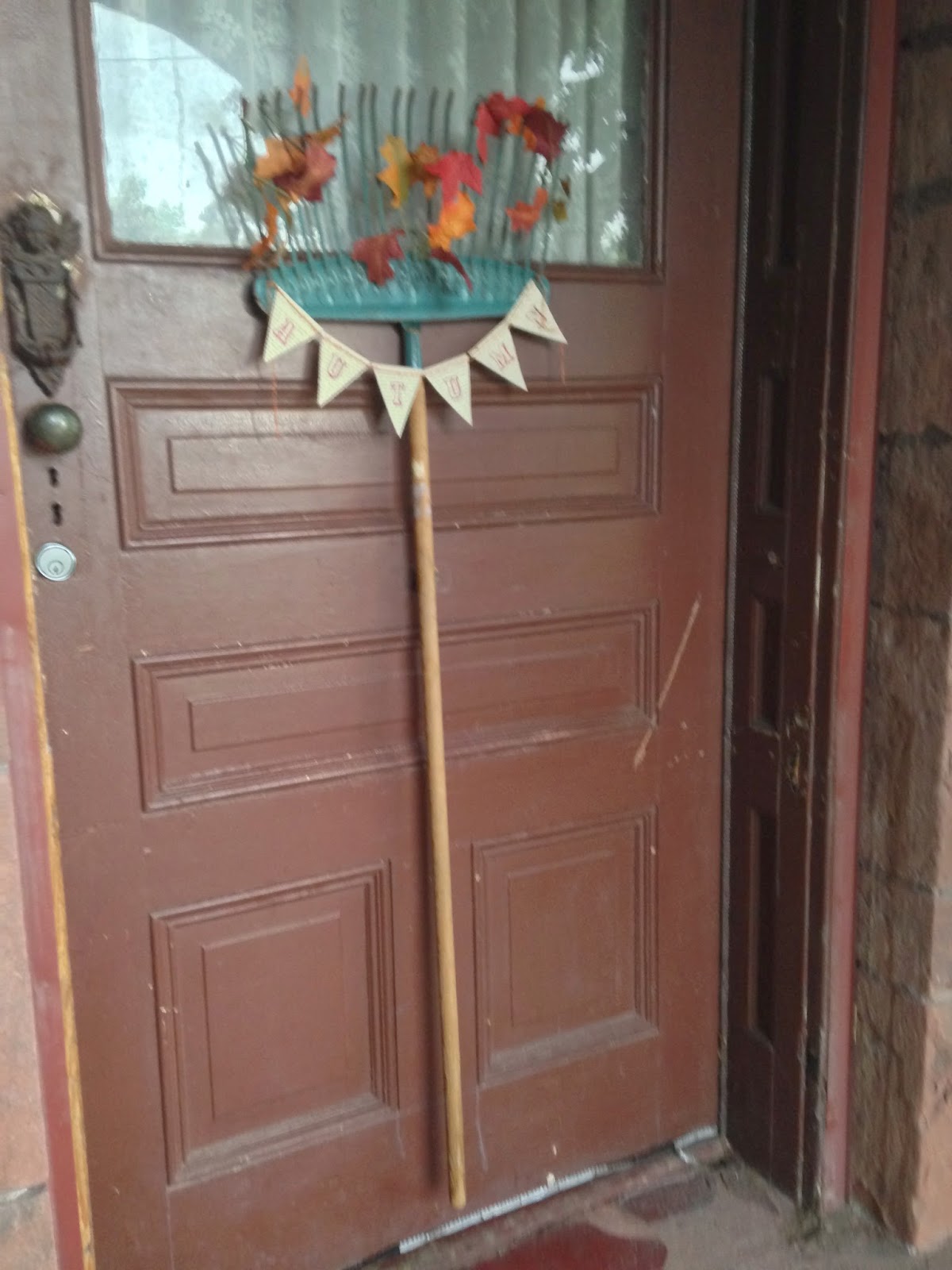 Pollyanna Reinvents: Old Rake Door Decor for Fall