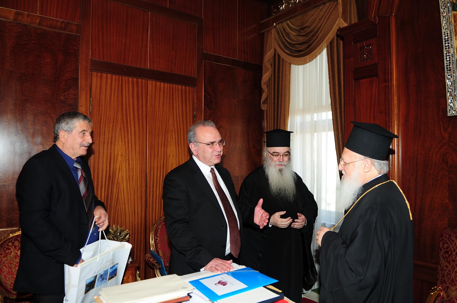 ΦΩΣ ΦΑΝΑΡΙΟΥ: ΟΙ ΜΗΤΡΟΠΟΛΙΤΕΣ ΚΑΣΤΟΡΙΑΣ ΚΑΙ ΔΙΔΥΜΟΤΕΙΧΟΥ ΣΤΟ ΦΑΝΑΡΙ ...