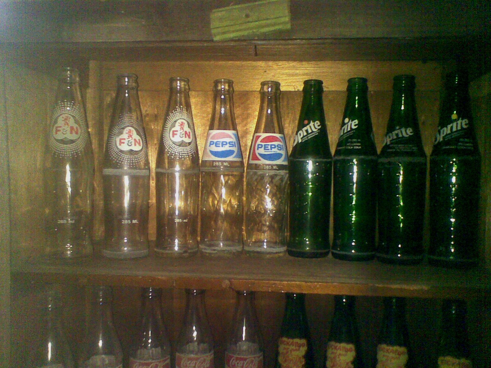 tangankarat: BOTOL SPRITE ,COCA - COLA , PEPSI ,7UP, F&N