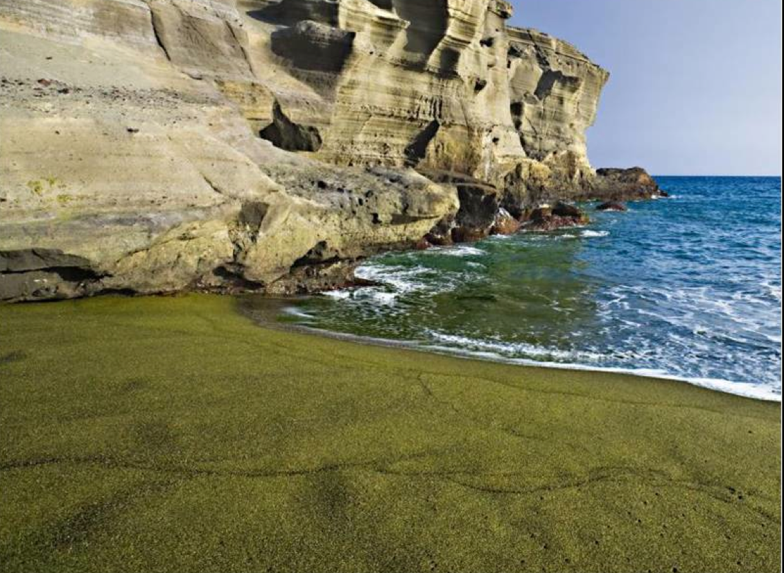 LOS PARAISOS MARÍTIMOS: Playas con arenas de color