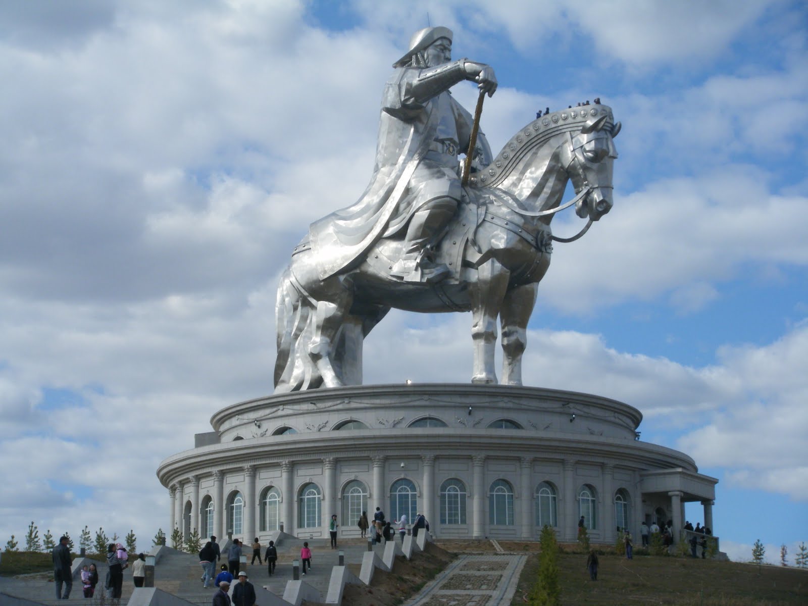 Миний эх орон: Chingisiin morit hushuu