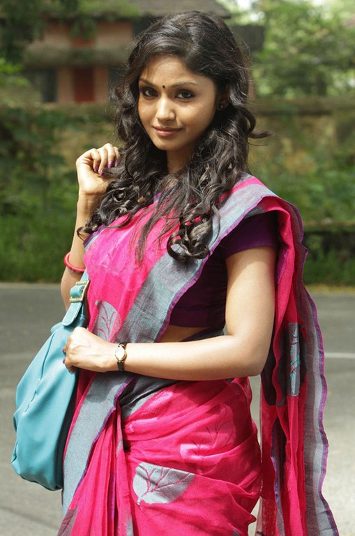 Cap Actress Shritha Sivadas Hot Hd Photo Gallery