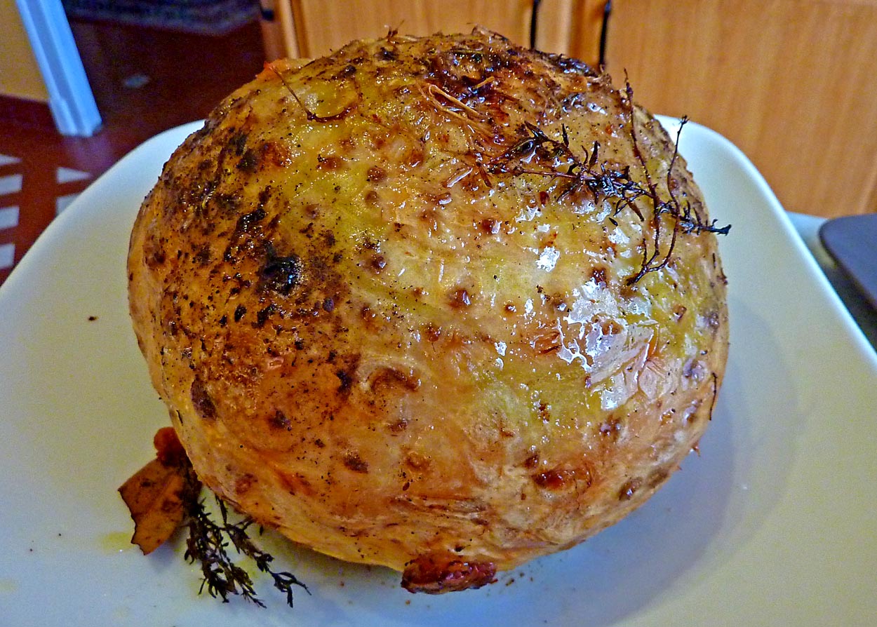 Living the life in Saint-Aignan: Céleri-rave entier rôti au four