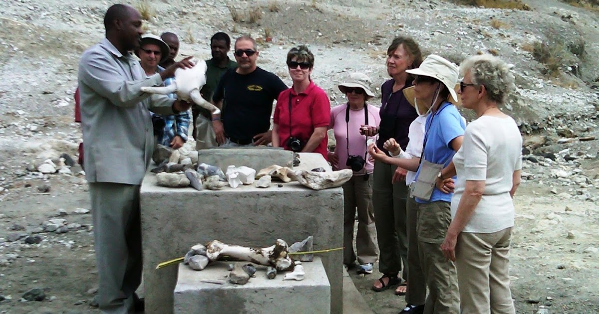 ZINJANTHROPUS BAZAAR: Zinjanthropus-site-at-Olduvai-Oldupai-Gorge