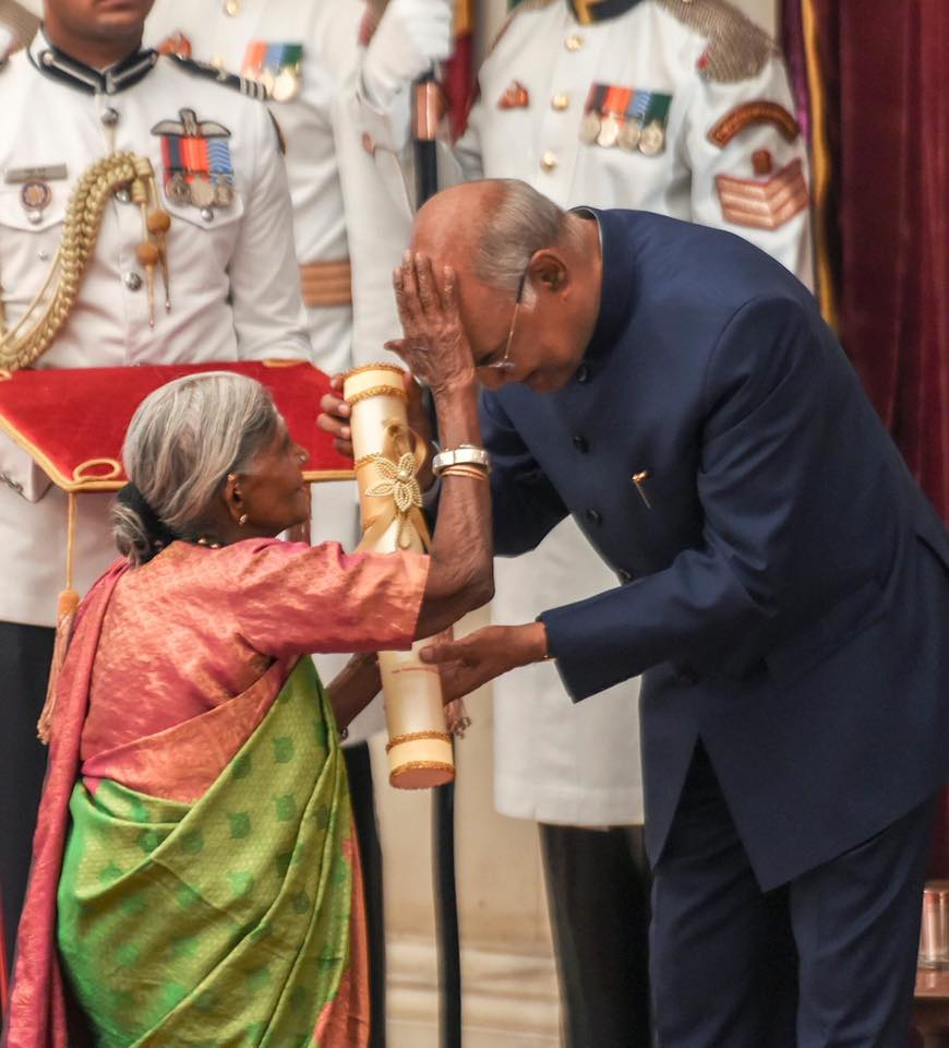 A lasting image -Saalumarada Thimmakka, the Padma awardee 2019 blessing ...