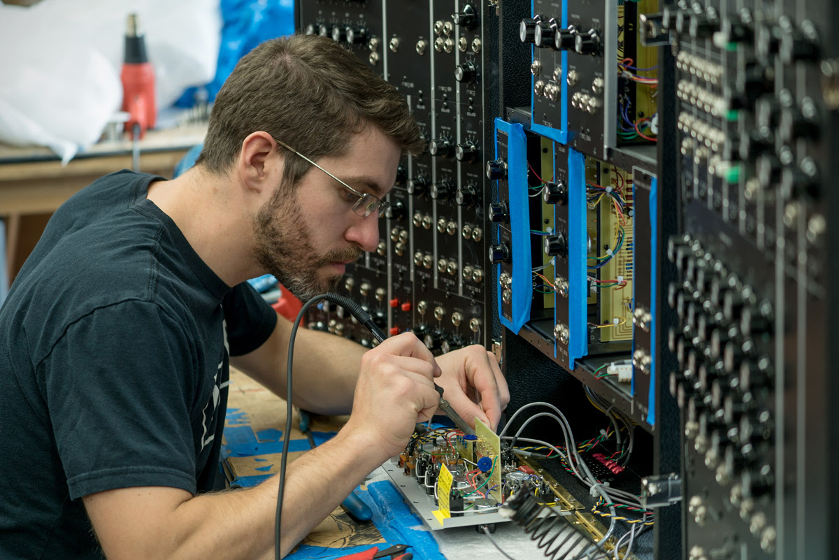 MATRIXSYNTH: Moog Officially Introduces the Moog Synthesizer IIIp