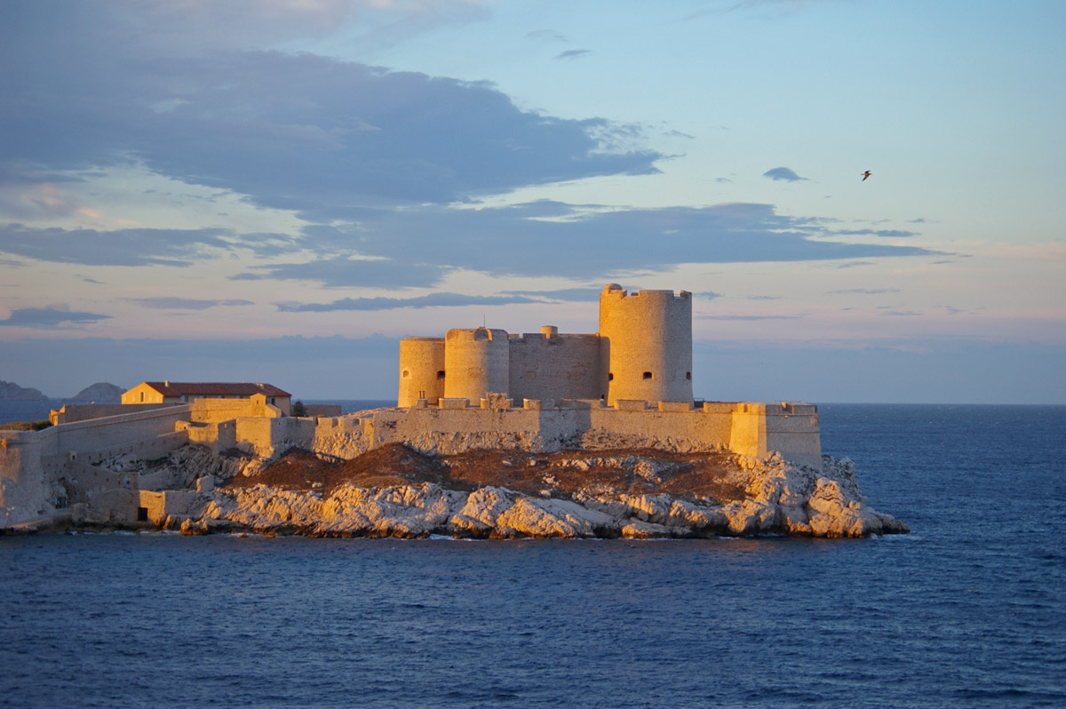 Castles and Forts around the world: Top 10 most famous castles in Provence