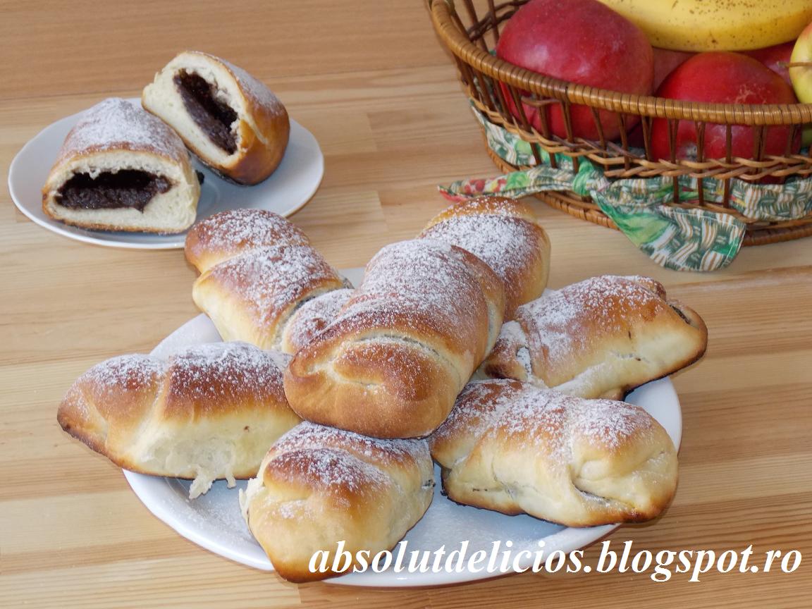 Absolut Delicios: CORNURI PUFOASE CU CREMA DE CIOCOLATA